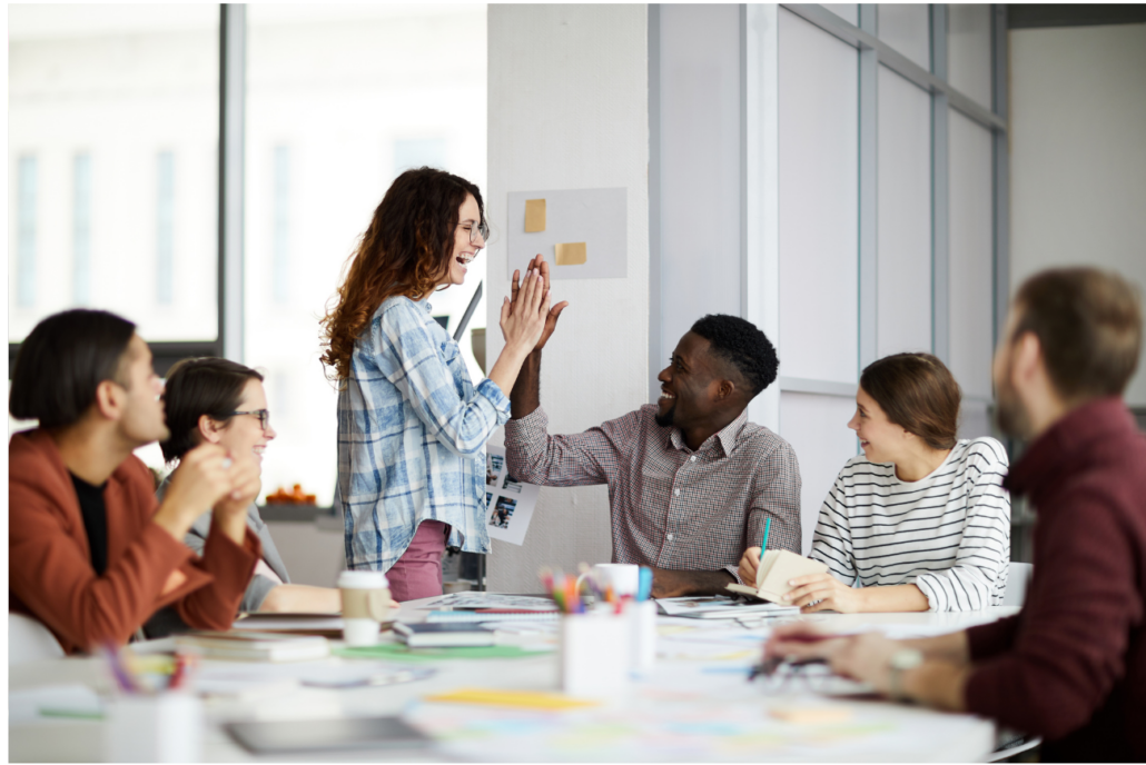 How to ensure smooth distributed team management - TimeTrack blog